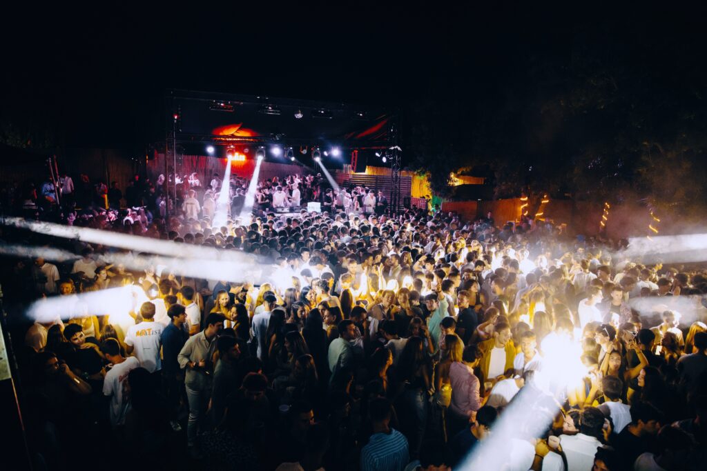 Les Teules – GRUPO COMERBAILANDO